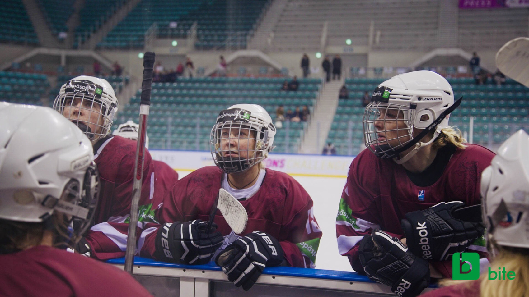 Par meiteņu un sieviešu hokeju Latvijā!